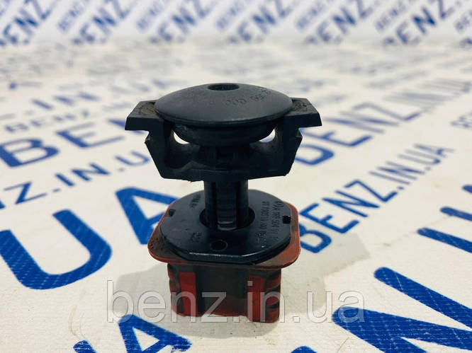 Купить Клипса крепления втулки радиатора Mercedes W212, W204, C207 ...