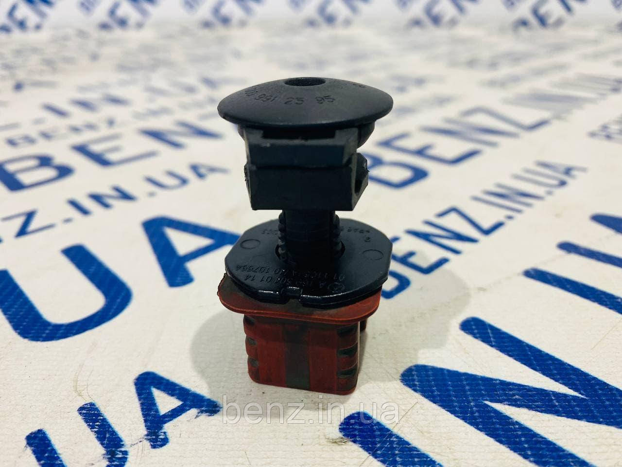 Купить Клипса крепления втулки радиатора Mercedes W212, W204, C207 ...