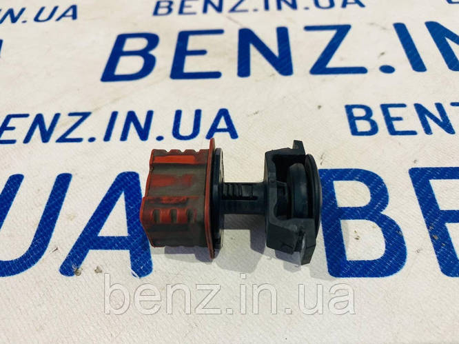 Купить Клипса крепления втулки радиатора Mercedes W212, W204, C207 ...