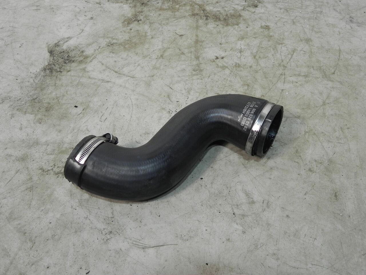 Купить Б/У ПАТРУБОК ТУРБИНЫ MERCEDES BENZ SPRINTER-906 A9065280182 ...