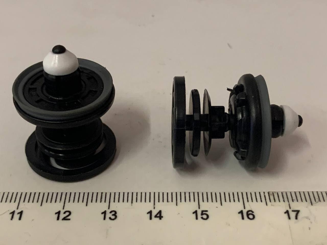 Кліпса кріплення обшивки дверей Audi A4/A5/Q5/Q7/VW Caddy (100441) Febi ...