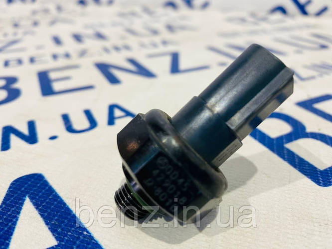 Датчик давления кондиционера Mercedes W204, W164, C207, W221 ...