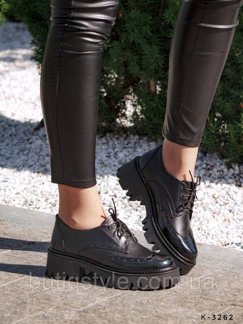 Купити Жіночі чорні оксфорди натуральна лакова шкіра на шнурівці Демі