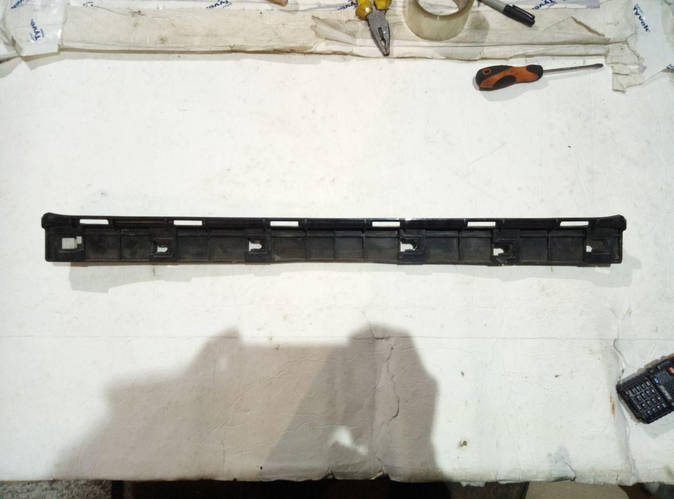 Крепление заднего бампера центральное Mitsubishi Galant 9 4G69 2003 ...