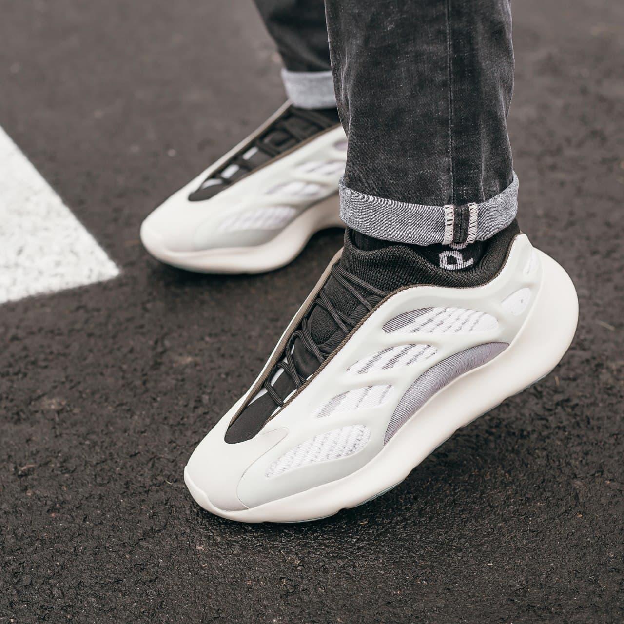 Купить Обувь унисекс Adidas Yeezy Boost 700 V3 Azael. Мужские и женские ...
