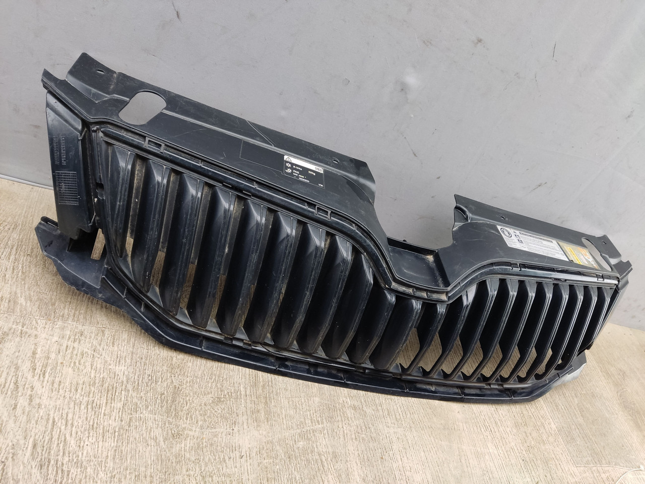 Решетка радиатора переднего бампера SKODA OCTAVIA 3 (2013 2017 ...