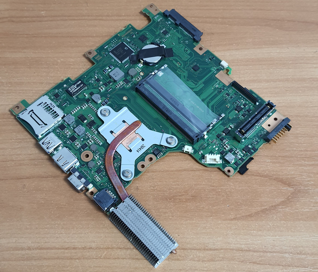 Б/У Материнская Плата Fujitsu LifeBook E736 , Intel UMA , SR2F0 ...