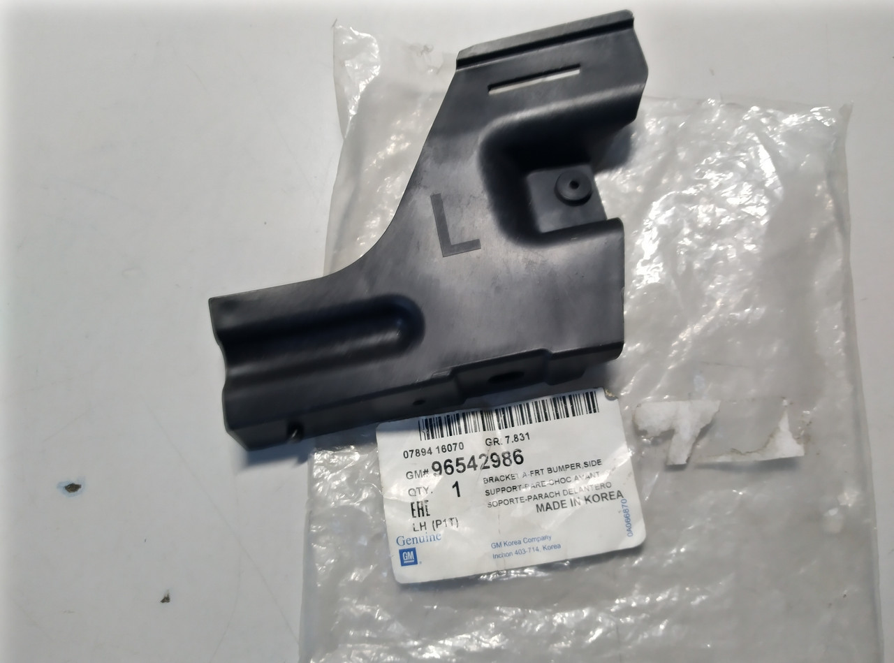 Кронштейн переднього бампера лівий GENERAL MOTORS 96542986 CHEVROLET ...