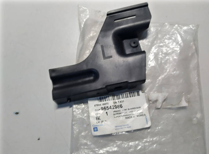 Кронштейн переднього бампера лівий GENERAL MOTORS 96542986 CHEVROLET ...