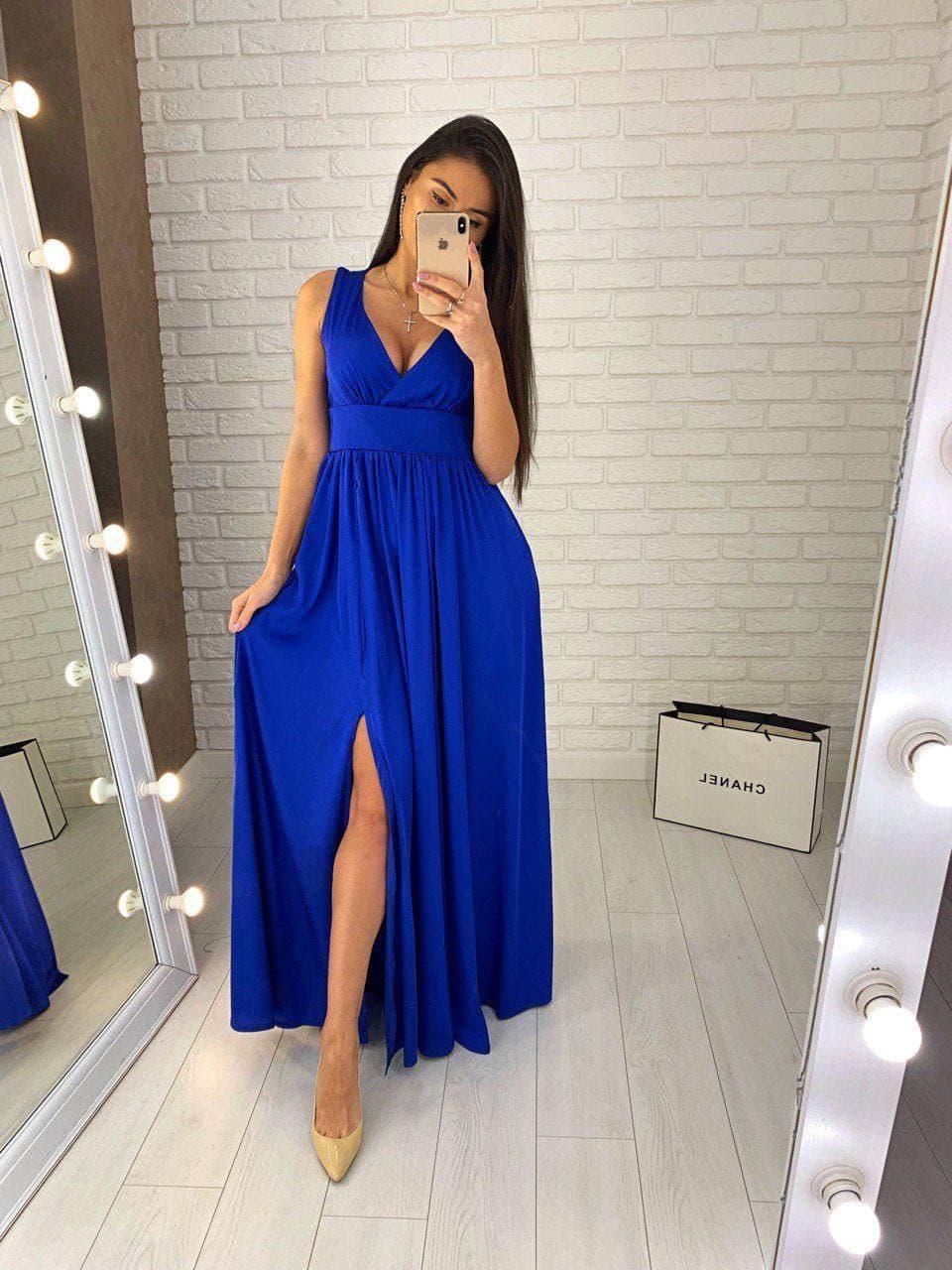 Шелковое Длинное Платье с Расклешенной Юбкой и Верхом Без Рукава с ...