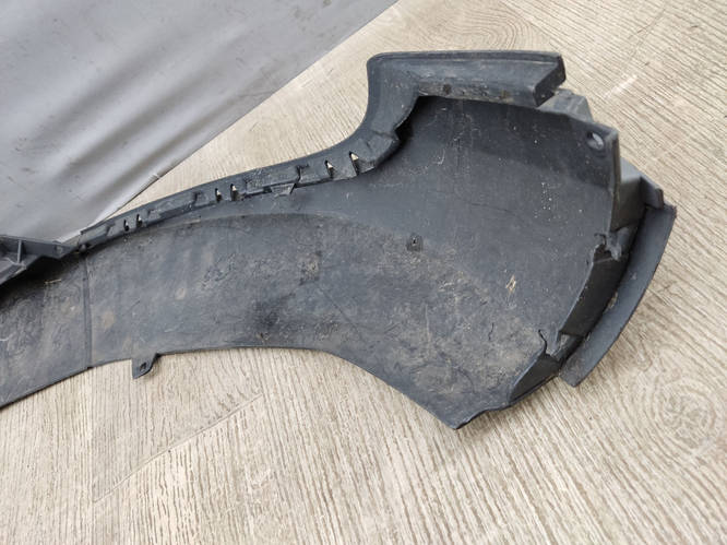 Спойлер губа спідниця накладка переднього бампера нижня Audi Q3 (2011 ...