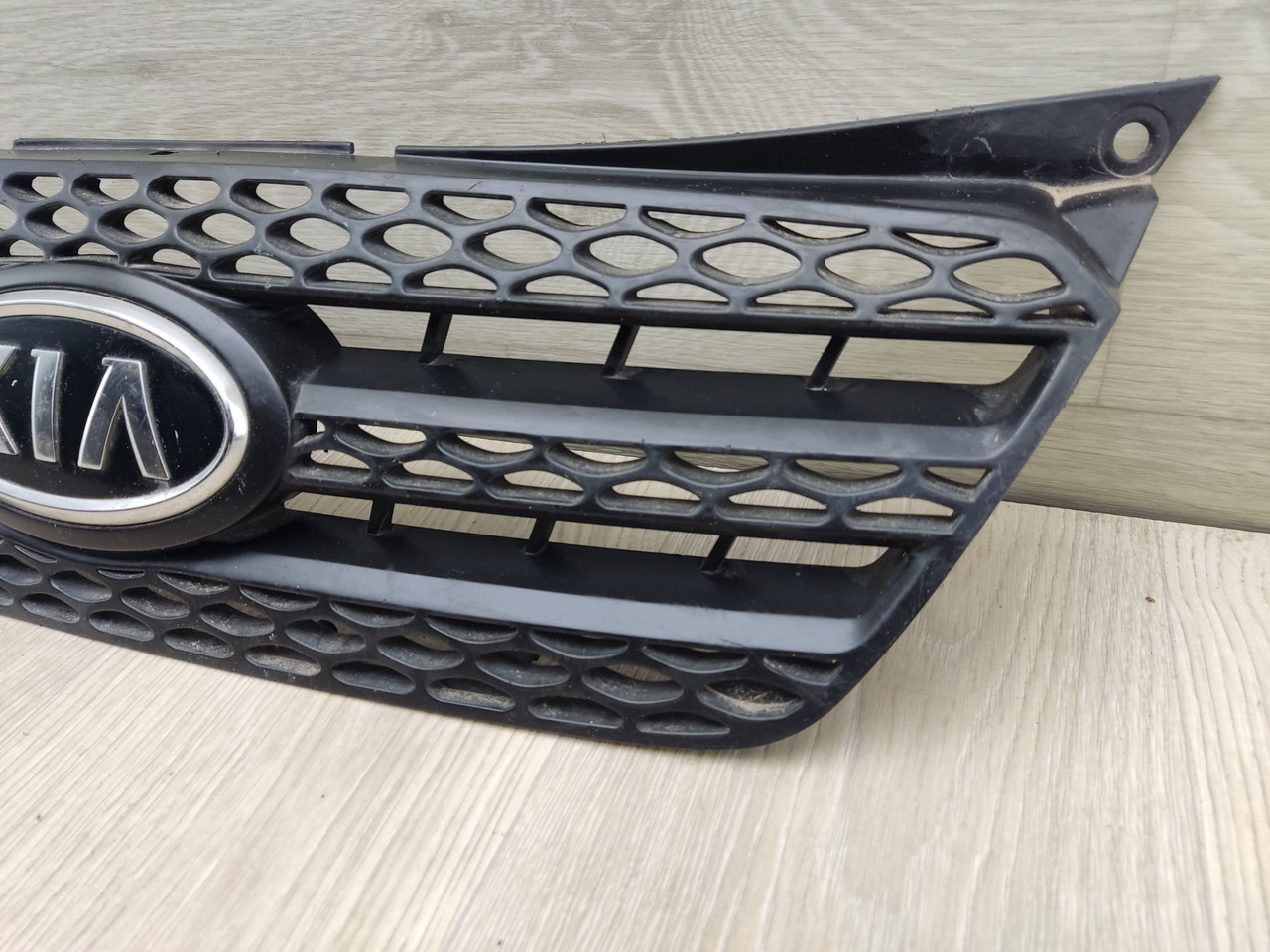 Купить Решетка радиатора переднего бампера Kia Picanto (2007-2011 ...