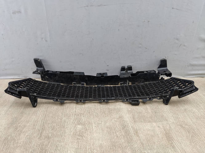 Купити Решітка радіатора, переднього бампера нижня Dacia Sandero 2 ...