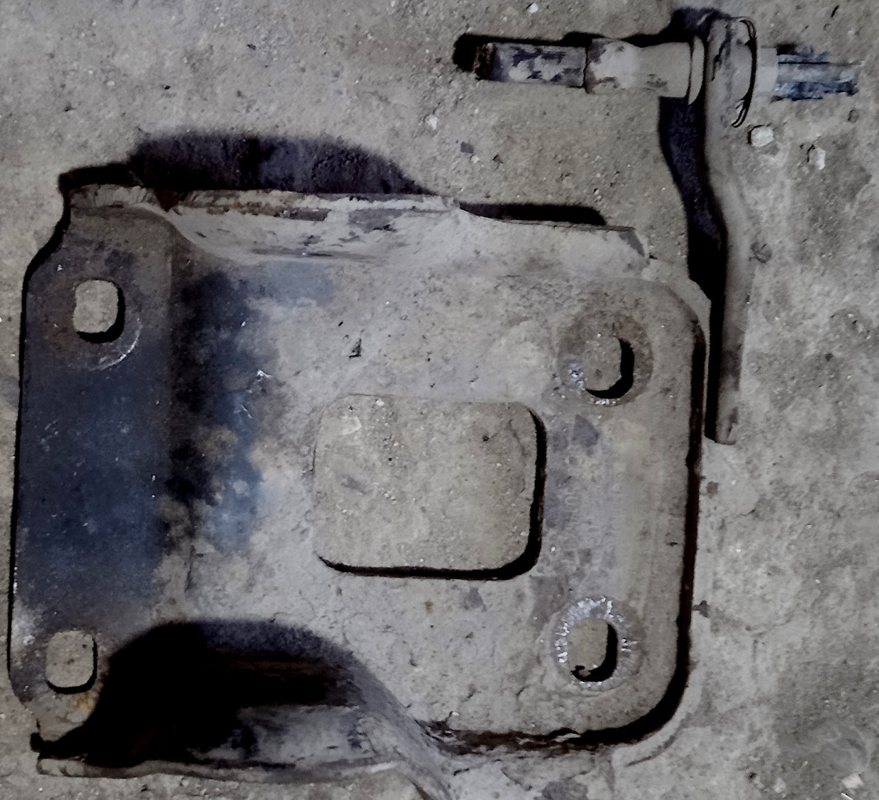 Купить Кронштейн задней балки левый Ауди а4 б5 Аudi a4 b5 8d0501543D ...