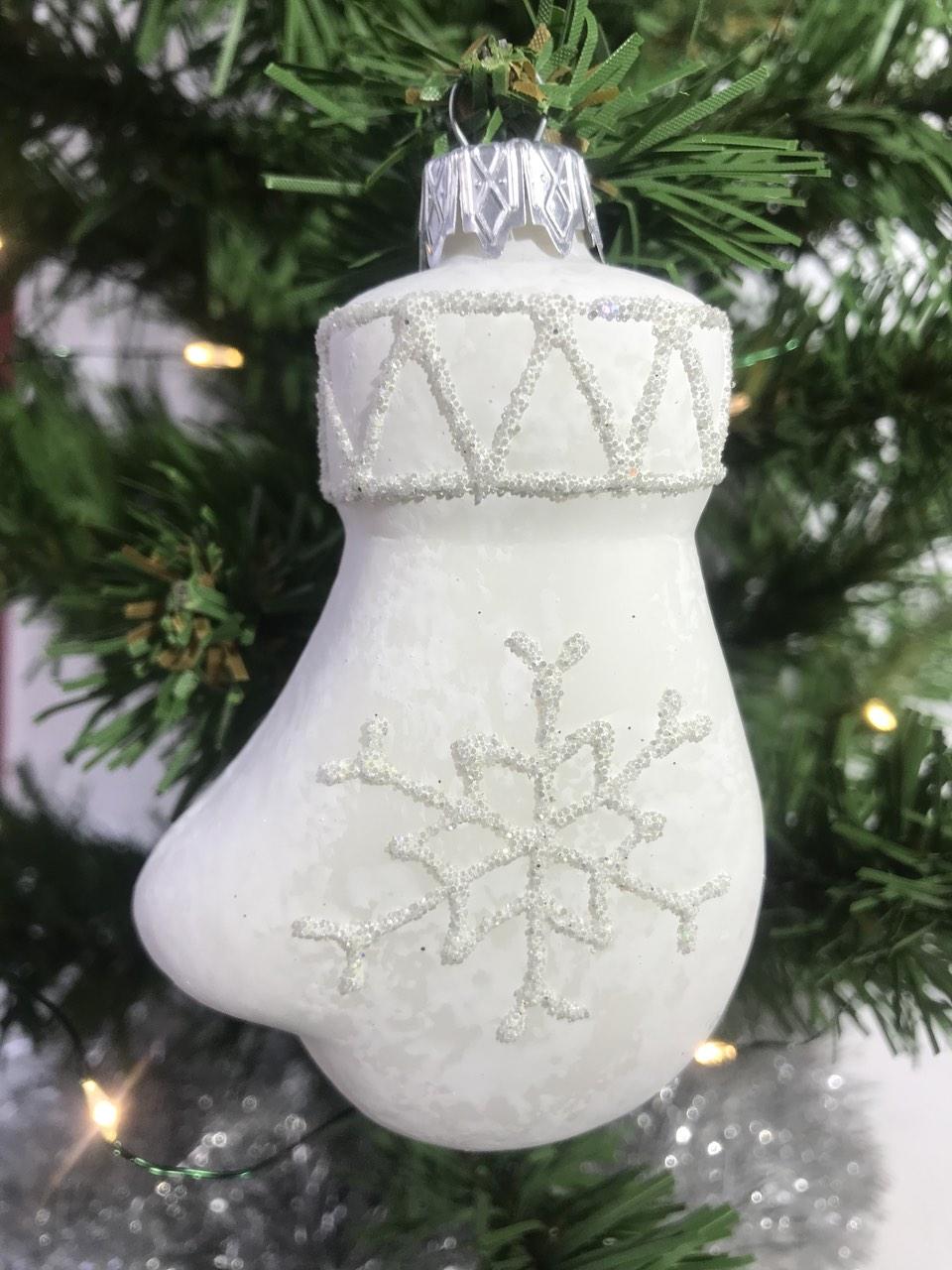 Скляна ялинкова іграшка ручної роботи Рукавичка 2 види біла продаж ціна у Нікополі