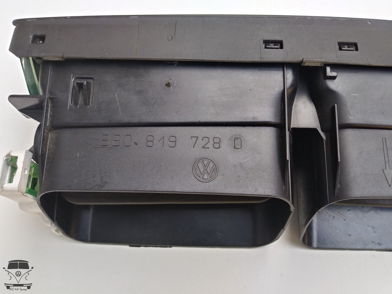 Решетки обдува воздуховод дефлектор (центральный) (3B0 819 728 D ...