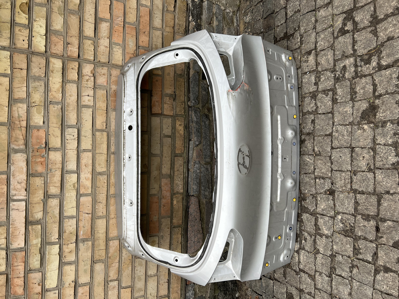 Купити Кришка багажника ляда Hyundai Tucson Хюндай Туксон 73700D7000 ...