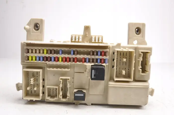 Блок предохранителей VOLVO C30 S40 C70 V50 BSI 31327215 под заказ 2-4 ...