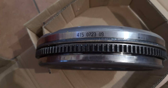 Двухмассовый маховик, демпфер LUK 415072309 AUDI A3 / SEAT ALTEA / VW ...