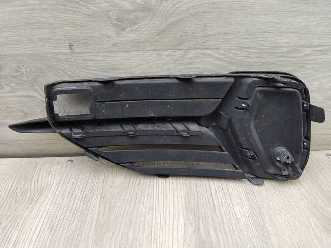 Накладка заглушка решетка противотуманной фары переднего бампера левая ...