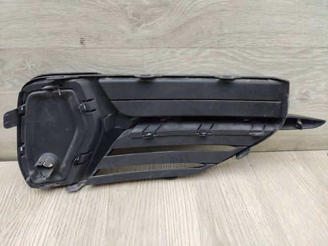 Накладка заглушка решітка протитуманної фари переднього бампера ліва ...