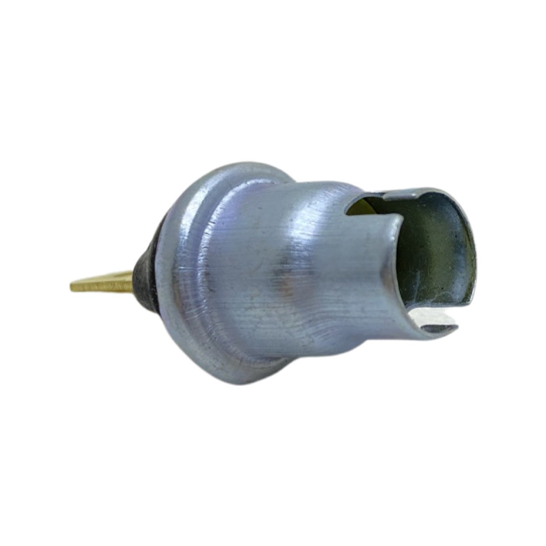 Купить Патрон под лампу T4W металический патрон в фару КАМАЗ, цена 38 ...