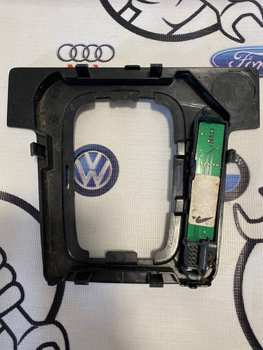 Купить Накладка кулисы Volkswagen Passat B7 (б/у) 561713203, цена 811 ...