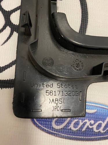 Купить Накладка кулисы Volkswagen Passat B7 (б/у) 561713203, цена 811 ...