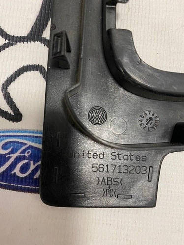 Купить Накладка кулисы Volkswagen Passat B7 (б/у) 561713203, цена 811 ...