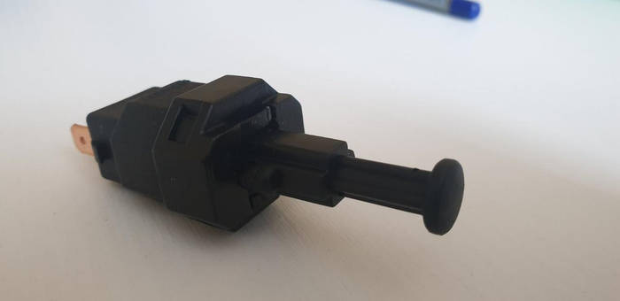 Купить Датчик включения фонаря заднего стоп сигнала Матиз, Нексия GM ...