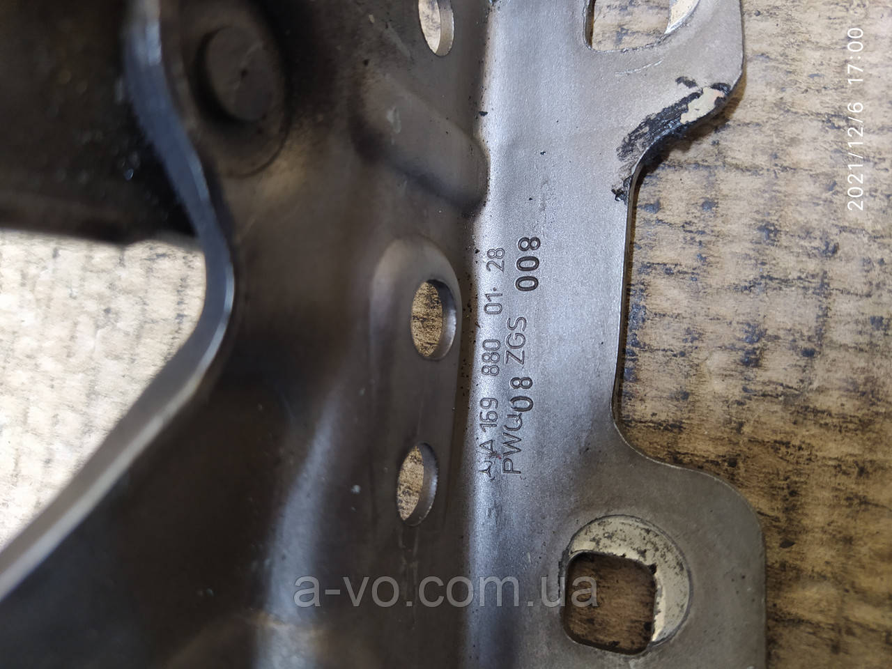 Купить Петля капота левая Mercedes-Benz A-class w169 04-12р a1698800128 ...