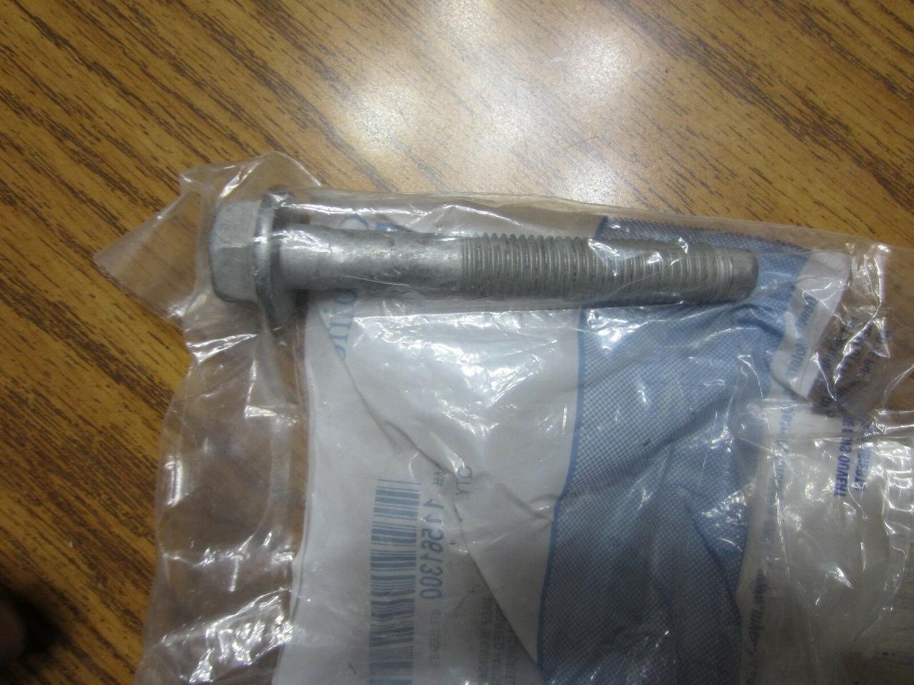 Болт M14 X 95 крепления рычага задней подвески GM 2005277 11561300 OPEL ...