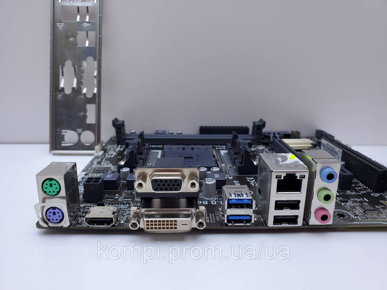 Купить Материнская плата ASUS A68HM-PLUS FM2+ DDR3, цена 7600 грн ...