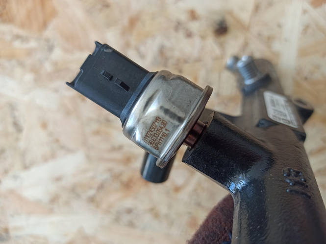 Датчик тиску палива в рейці 9663305480, 96.633.054.80, 96 633 054 80 ...