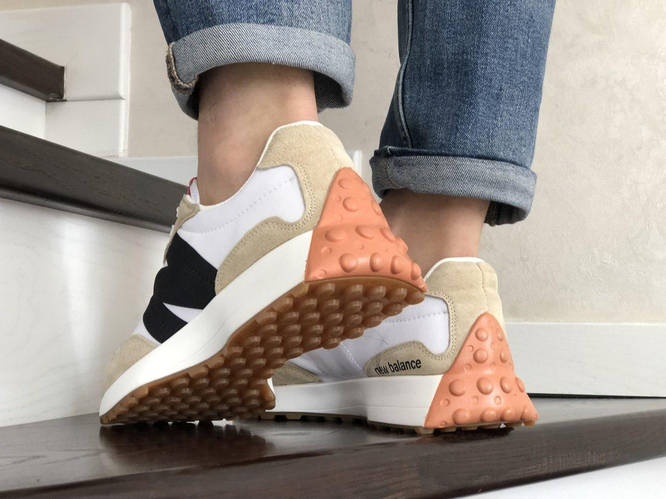 Мужские замшевые кроссовки осень-весна New Balance 327 бежевые с белым ...