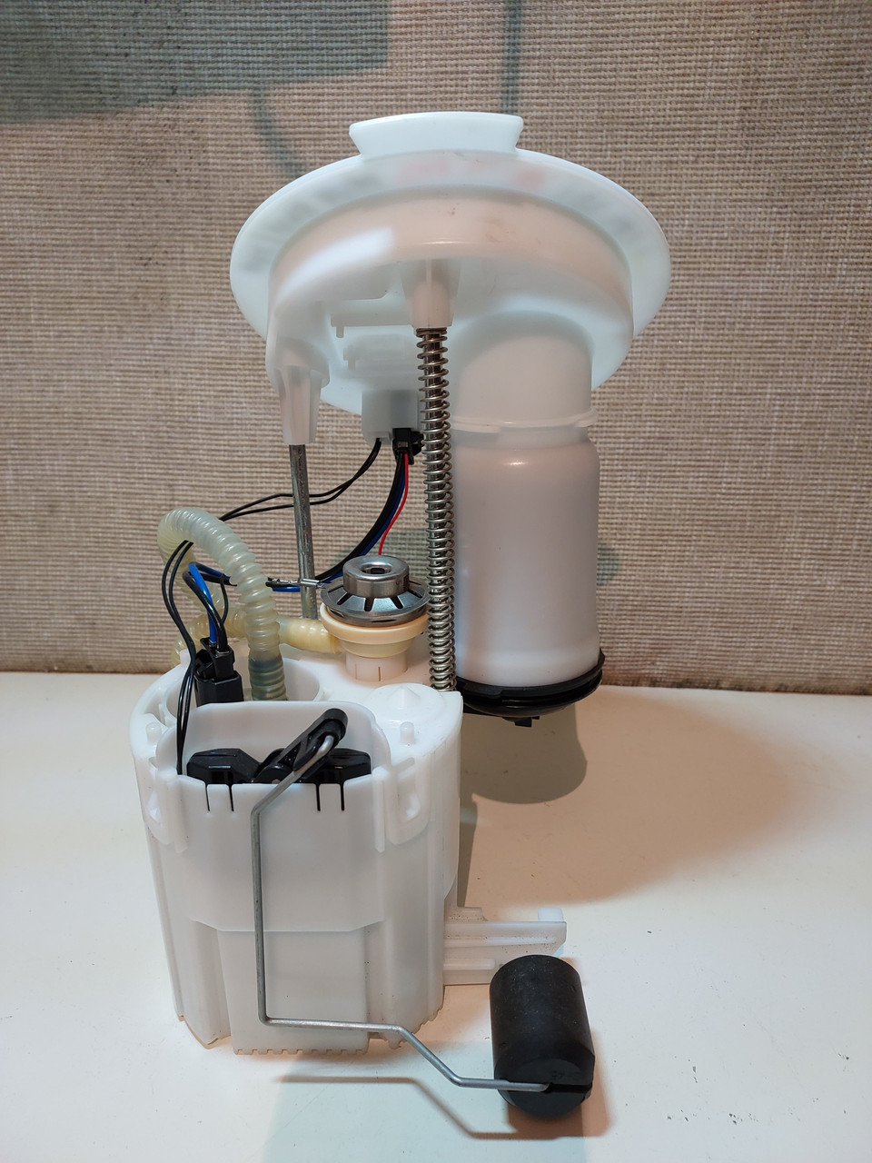 16117243974 Топливный насос бензонасос BMW F20 F21 BMW F30 F31 ...