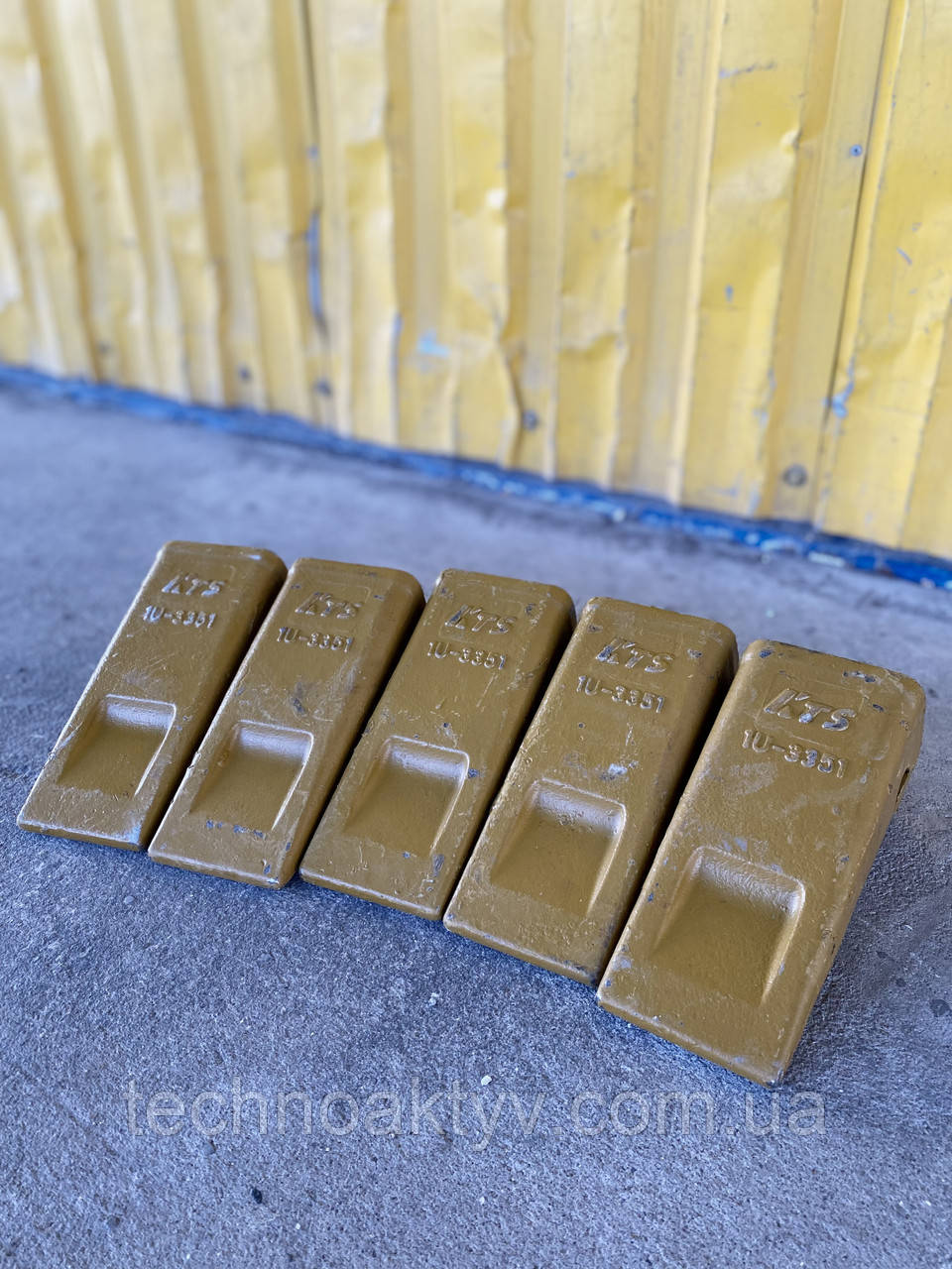 Зуб ковша, коронка на ковш CAT J460 1U3451 , 9W8451 , E356C , MV227CFU ...