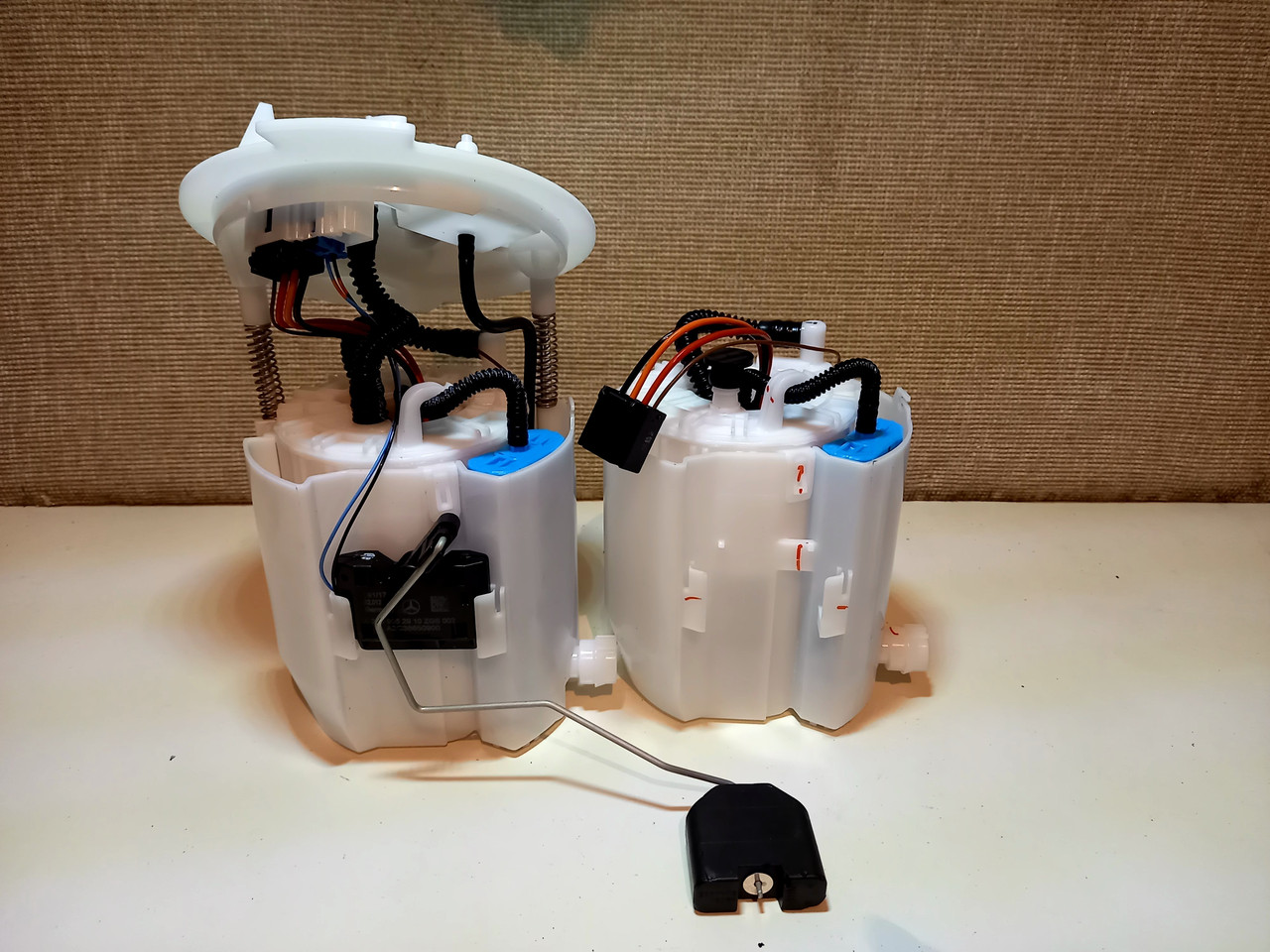 A2054704900 Топливный насос взборе Mercedes-benz W205 W213, цена 8300 ...