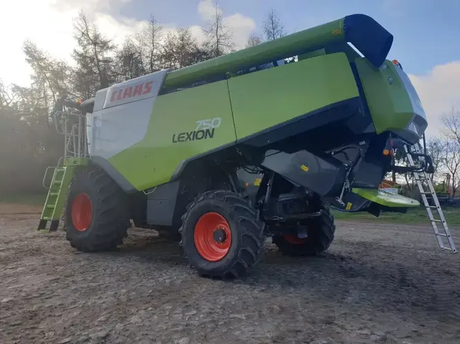 Зернозбиральний комбайн Claas Lexion 750 Heder C900, ціна 8175875.17 ...