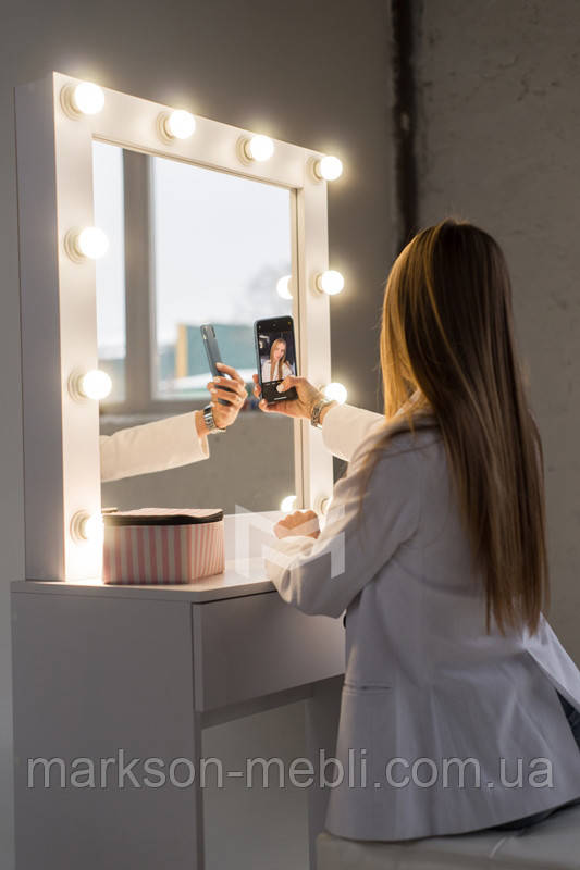 Купить Туалетный столик, трюмо с подсветкой для дома и одним выдвижным ...