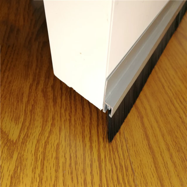 Купить Уплотнитель Щетка на низ двери от насекомых 25 мм. Щётка на ...