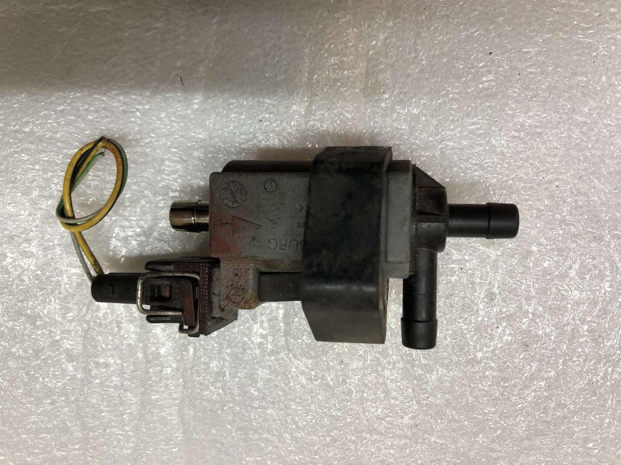 Купить Клапан електромагнітний Pierburg Skoda Octavia 1996-2010 1.8 T ...