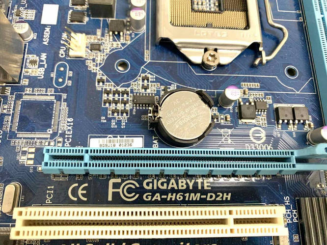 Материнская плата Gigabyte GA-H61M-D2H (Socket LGA1155, Intel H61 (rev ...
