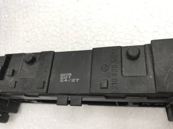 Блок кнопок підігріву сидінь.Mercedes w210 A2108200151, ціна 400 грн ...