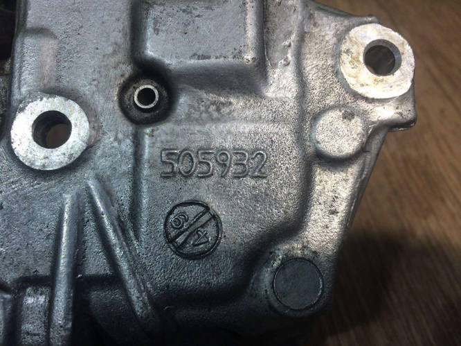 Кронштейн паливного фільтра 1.6 HDI Сітроен Берлінго Пежо Партнер 03-08 ...