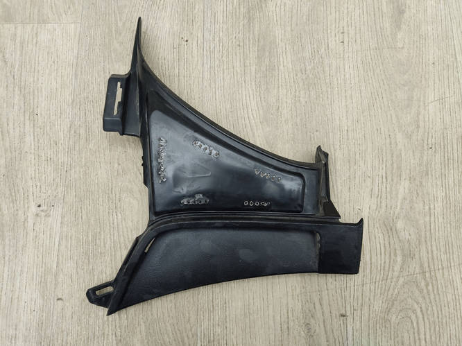 Молдинг накладка захист переднього бампера правий Mercedes Benz GLC ...