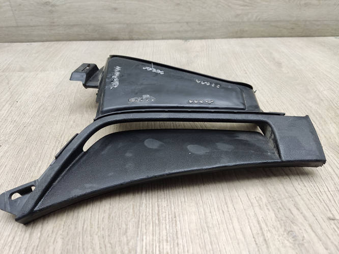 Молдинг накладка захист переднього бампера правий Mercedes Benz GLC ...