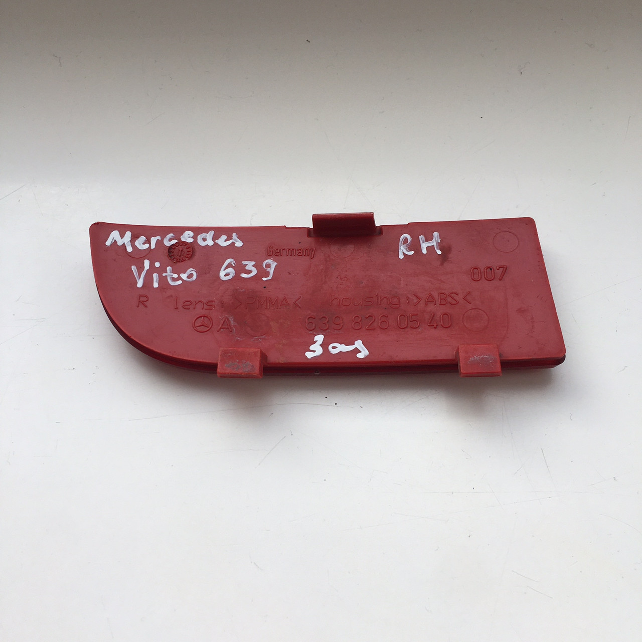 Отрожатель/Світловідбивач Mercedes-Benz Vito 639 A6398260540 правий RH ...