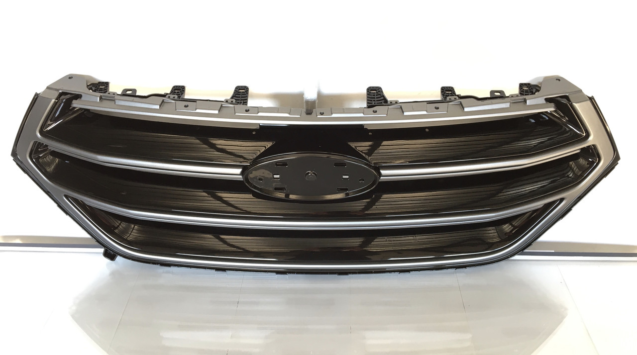 Решітка радіатора центральна Ford Edge 2015-2018 чорна + сіра без ...