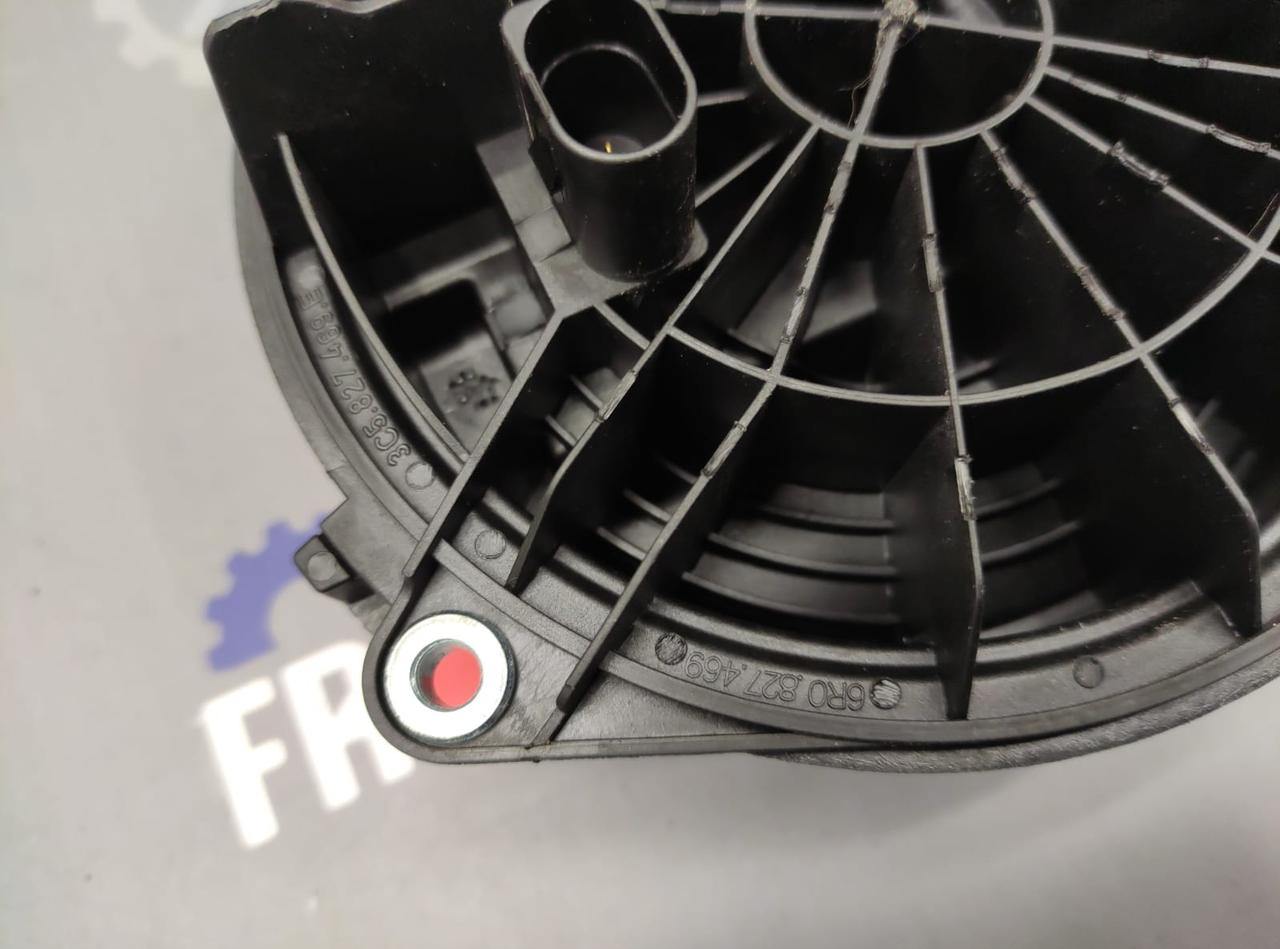 Купить Ручка крышки багажника наружная 6R0827469/ 3C5827469E Volkswagen ...